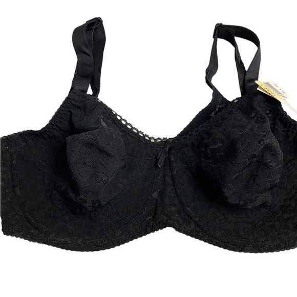 Bali | Intimates & Sleepwear | Nwt Bali Lace And Smooth Ladies Bra Size ...